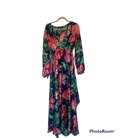 Aakaa | Dresses | Aakaa Floral Maxi Dress | Poshmark